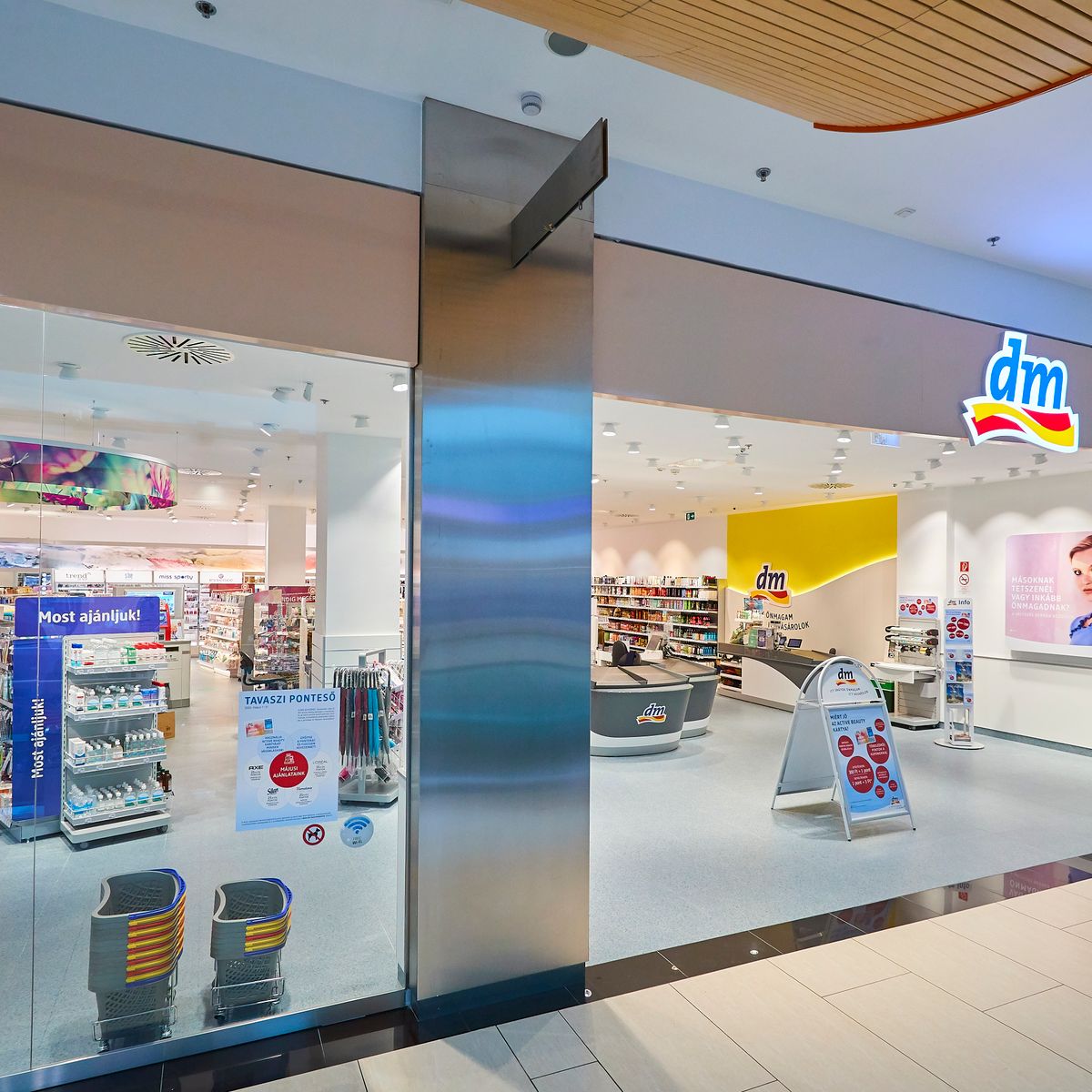 dm • Allee Bevásárlóközpont
